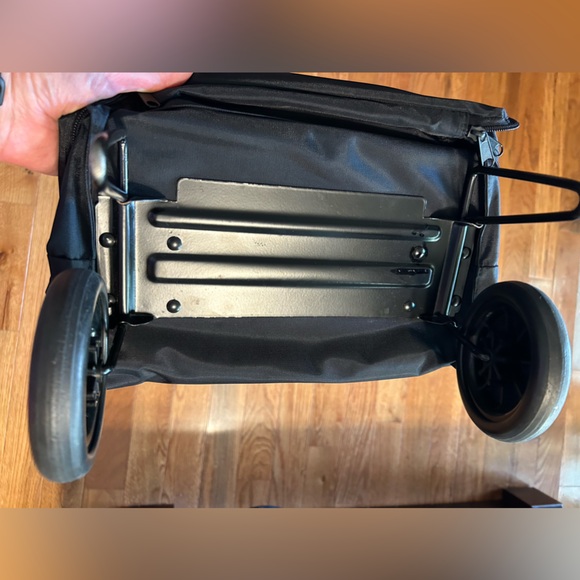 Bags | Convenient Expandable Bag Goes From A Flat Square To A Standup ...